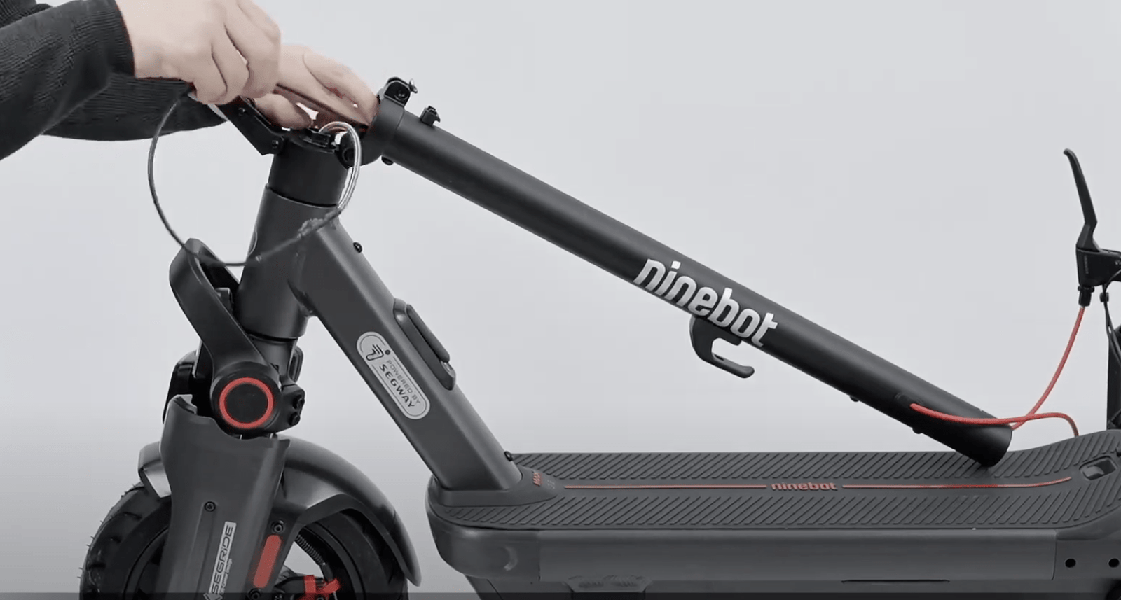 Changer le câble de commande Ninebot Max G3 (vidéo)